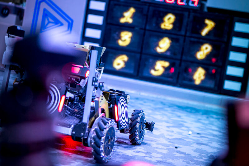 全球领先的机器人竞技赛事RoboMaster 2018机甲大师总决赛（决赛周）当日在深圳湾体育中心超燃开战。 7月25日-29日，来自全球的 32支大学生机器人战队将手握战队的荣耀与使命会师 ...